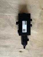 China 6055.067 Relief Valve Konecranes Spare Parts Industrial For Versatile Applications for sale