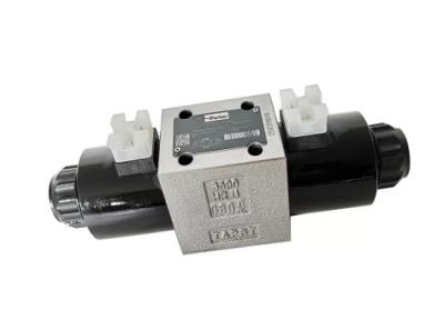 China 22CM Solenoid Operated Hydraulic Valve Control Sideshift Cylinder 52485834 for sale