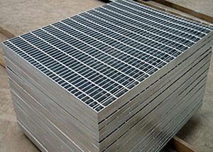 China Steel Grating Panel with 30-40mm Bearing Bar Pitch and 50-100mm Cross Bar Pitch for Industrial Platforms for sale
