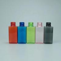 China Screen Printing 100ml PET Square Shape Trigger Sprayer Bottle with Portable Mental Hook for sale