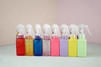 China Screen Printing 100ml PET Square Shape Trigger Sprayer Bottle with Portable Mental Hook for sale