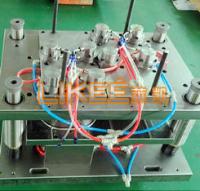China Multiple Cavity 58HRC Aluminum Foil Container Mould Punching Type for sale