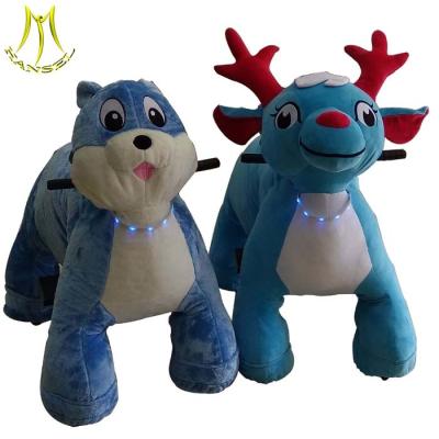 China Hansel electric panda walking machine 4 wheels plush motorized animals for sale for sale