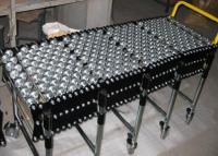 China Non-powered or Powered Flexible Skate Wheel Conveyor For Conveying for sale