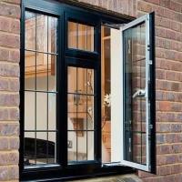 China Outward Opening Aluminium Casement Window Horizontal Customized Colors for sale