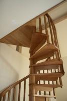 China Solid Oak Tread Timber Spiral Staircase for Interior Room Easy DIY Installation 114mm Beam for sale