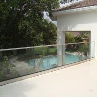 China Floor Mount Frameless Glass Balustrade System 304 Stainless Steel 1000mm Height for sale