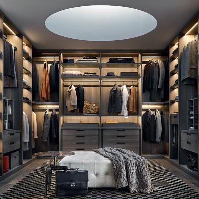 China Rattan Style Walk In Closet Cabinet Particleboard Melamin Glass 1800mm Custom for sale