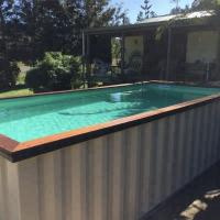 China Custom Color 20ft 40ft Shipping Container Swimming Pool with 2in Window and Steel Stair for sale