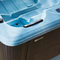 China Prefabricated Container Swimming Pool 4200x2200mm 6500L Outdoor Spa with 81 Jets for sale