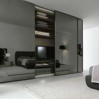 China Custom Solid Wood Walk In Closet with Sliding Doors 18mm Carcass 200 Colors for sale