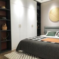 China Adjustable Foldable Modular Wooden Wardrobe Storage Closet In Living Room for sale