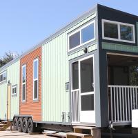China SGS BV Certified Prefabricated Modular Mobile Container House on Wheels Custom Size for sale
