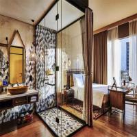 China OEM High End Ancient Wood Bedroom Furniture for Hotel Museum 0.6mm Veneer for sale
