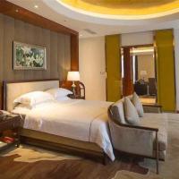China Luxury Hotel Guest Room Bed Set Solid Wood Frame Custom Size Modern Hotel Furniture for sale