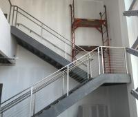 China 12mm Tempered Glass Interior Stair Railings Stainless Steel 304 Balcony Balustrade 950mm Height for sale