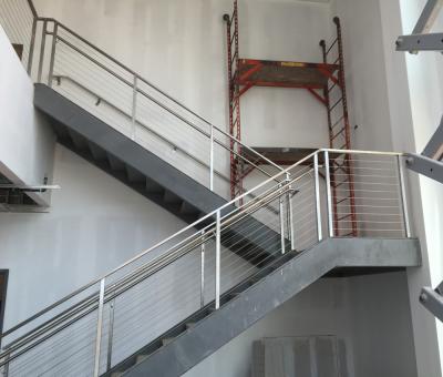 China 12mm Tempered Glass Interior Stair Railings Stainless Steel 304 Balcony Balustrade 950mm Height for sale
