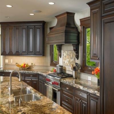 China Custom Solid Wood Modular Kitchen Cabinet Shaker Door 3M Base 3M Wall Pantry Cupboard for sale