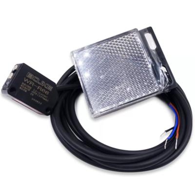 China Square Retro Reflective Photoelectric Sensor NPN Output 100cm Detection Distance DC 12-24V for sale