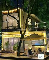 China Prefab Shipping Container Camping Homes Modular Prefab Housing Shipping Container Camping Conex for sale