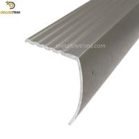 China Aluminum L Shape Stair Nosing Trim 30x44mm Hammer Matt Champagne Anti Slip Edge Protector for sale