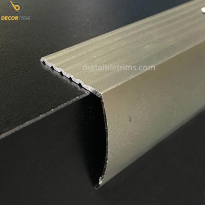 China Aluminum L Shape Stair Nosing Trim 30x44mm Hammer Matt Champagne Anti Slip Edge Protector for sale