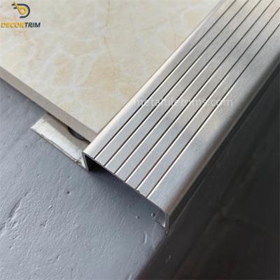 China SS304 Stainless Steel Stair Nosing Anti Skid Box Shape 2440mm Length for sale