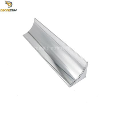China Aluminum 40mm Internal Corner Tile Trim 2.5m Length for Wall to Ceiling Joining for sale