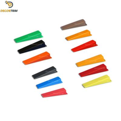China Reusable Plastic Tile Leveling Wedges Clips 100pcs Bag for Wall Floor Tiling for sale