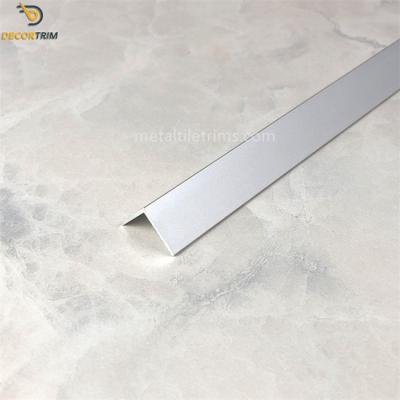 China Aluminum Tile Trim 20mm x 20mm External Corner Matt Silver Corrosion Resistant for sale