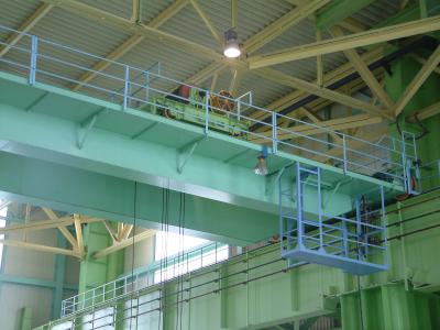 China 300T A5 Double Girder Travelling Overhead Crane 50hz Wireless Remote Control for sale