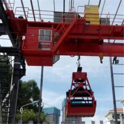 China 10T A6 Double Girder Mobile Bridge Crane 40m / Min With Grab Hook for sale