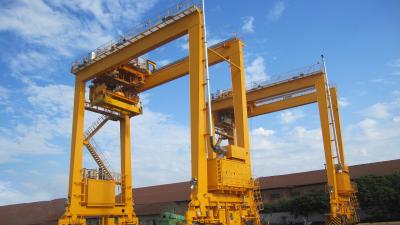 China Rubber Tyred Container Gantry Crane 50t Seaport For Lifting 20/40feets for sale