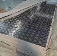 China 5-Bar Checkered Aluminium Sheet Tread Plate in 3003 Alloy with 1.0-8.0mm Thickness for Anti Slip Flooring for sale