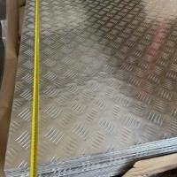 China 5-Bar Checkered Aluminium Sheet Tread Plate in 3003 Alloy with 1.0-8.0mm Thickness for Anti Slip Flooring for sale