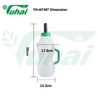 China 3.5l Cow Calf Feeding Bottle With Handle Calf Milk Bottle With Natural Rubber Nipple for sale
