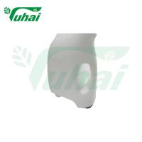China One Gallon Calf Feeding Bottles PE Fluid Feeder Cow Feeder for sale