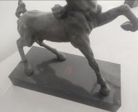 China Indoor Ornaments Cast Bronze Modern Sculptures For Home Decor for sale