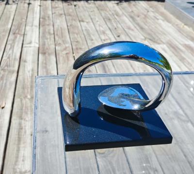 China Modern Small Stainless Steel Indoor Ornaments Sculpture for sale