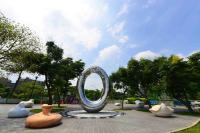 China 316L Stainless Steel Outdoor Metal Sculpture with Mirror Finish Surface and Abstract Design for sale