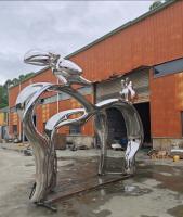 China Large Garden Sculpture with Mirror Polished Stainless Steel and Abstract Modern Design at 2.5 Meter Height for sale