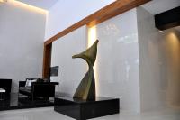 China Surface Painted Cast Bronze Sculpture Abstract Style For Hotel Decoration for sale