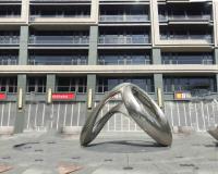 China Popular Mirror Exterior Stainless Steel Sculpture Garden Ornaments 2.2 Meter Length for sale