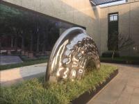 China Stainless Steel Large Outdoor Sculpture , Mirror Polished Outdoor Modern Art Statue for sale