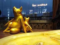 China Gold Paint Metal Animal Sculptures , Outdoor Painted Metal Pig Sculpture for sale