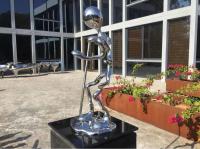 China Stainless Steel Metal Figure Sculpture Mirror Polished For Home Decoration for sale