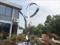 China Artificial Style Stainless Steel Sculpture Outside Garden Statues For Art Decoration for sale