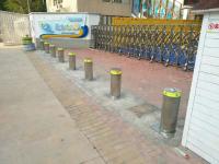 China Vertical Lift Rising Metal Bollard Barrier For Gate for sale