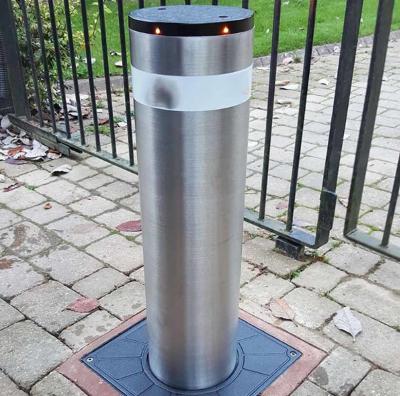 China Mirror Polished Contemporary 304L Metal Bollard Barrier for sale
