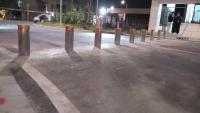 China Mirror Polished Contemporary 304L Metal Bollard Barrier for sale